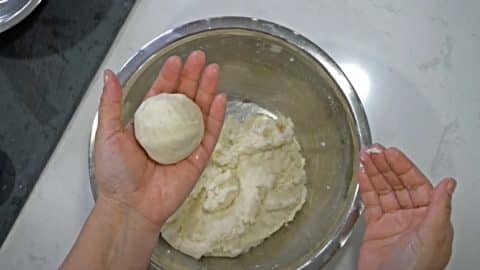 How to Make Venezuelan Arepas – Familia Kitchen