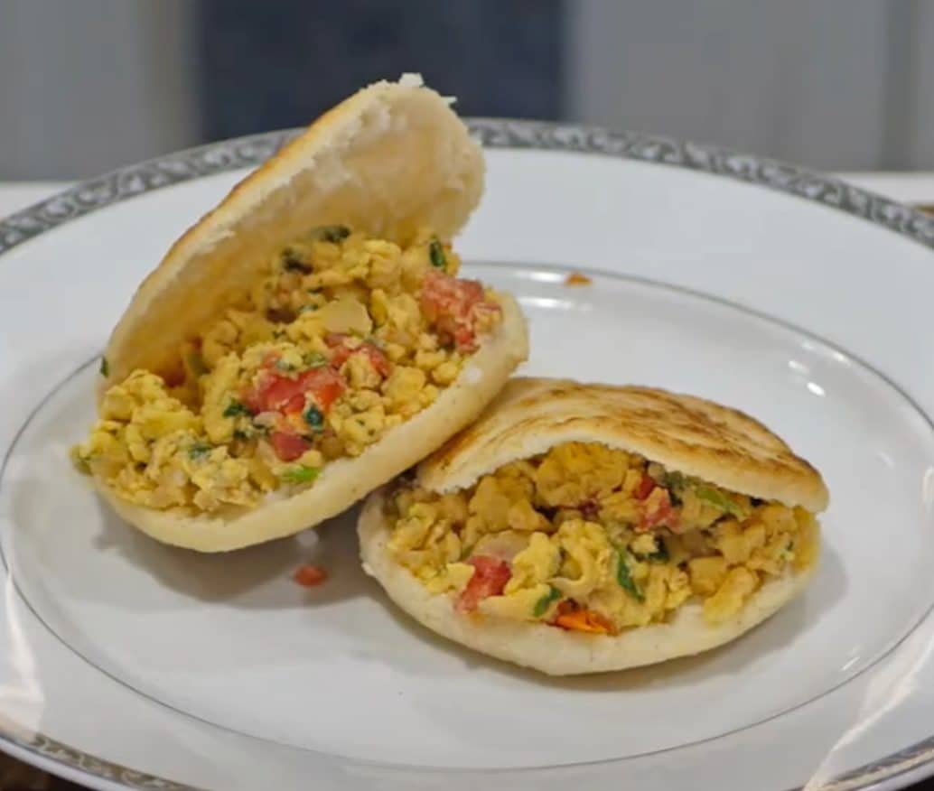 Liliana’s Perico Filling for Arepas, with Eggs, Tomatoes & Onion ...