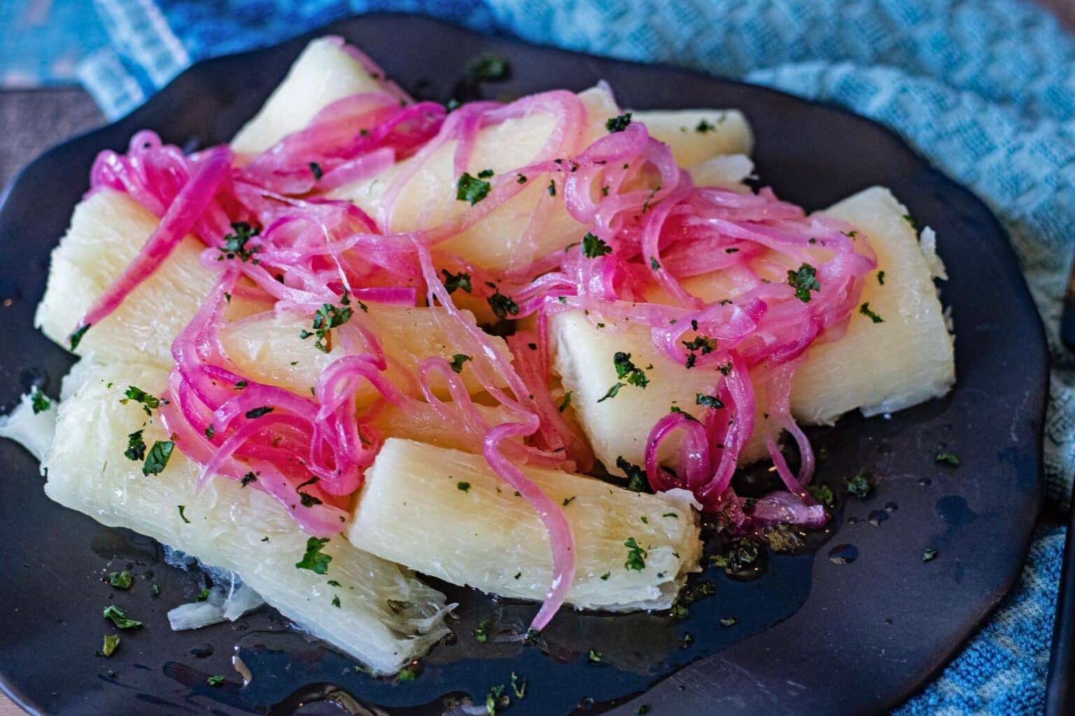 Dominican Yuca con Mojo – Familia Kitchen