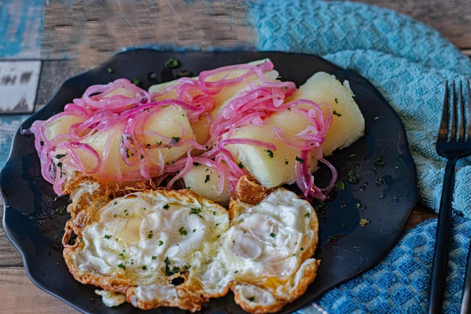 Dominican Yuca con Mojo – Familia Kitchen