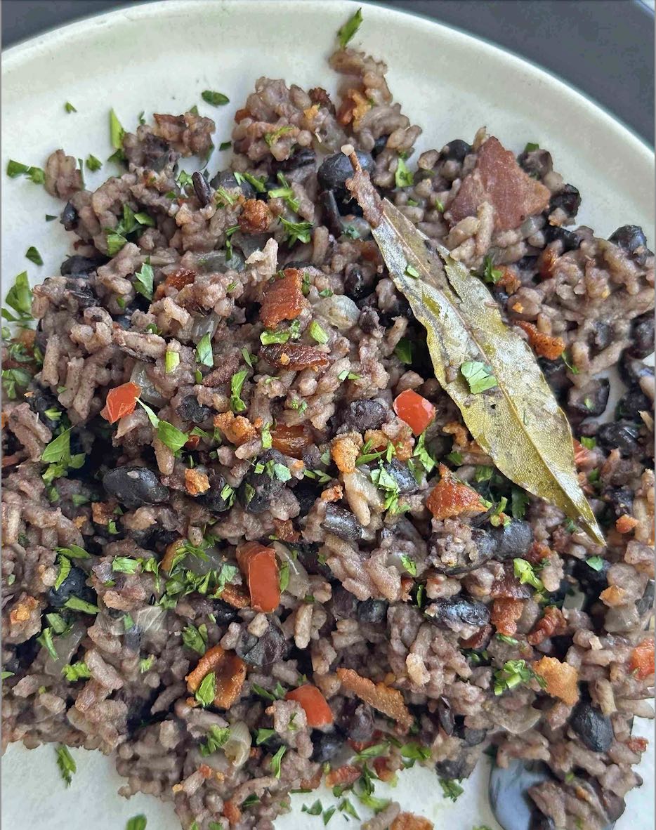 Arroz Congri, Cuban Black Beans & Rice (Pressure Cooker-Fast) – Familia ...