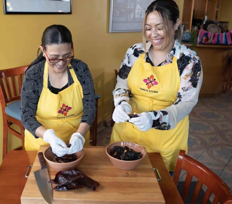 Rosa’s Mole with Chicken, a Legendary Family Recipe Made with Amor ...